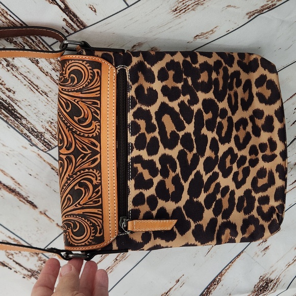 Ariat | Bags | Ariat Leopard Print Crossbody Bag | Poshmark